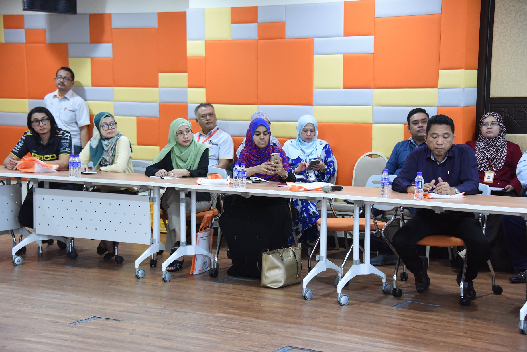 Focus Group for Pertubuhan Doktor-Doktor Islam Malaysia (PERDIM) - SME ... Focus Group for Pertubuhan Doktor-Doktor Islam Malaysia (PERDIM) - SME ...